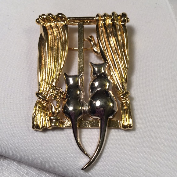 Liz Claiborne | Jewelry | Vintage Lc Cats In Window Brooch | Poshmark